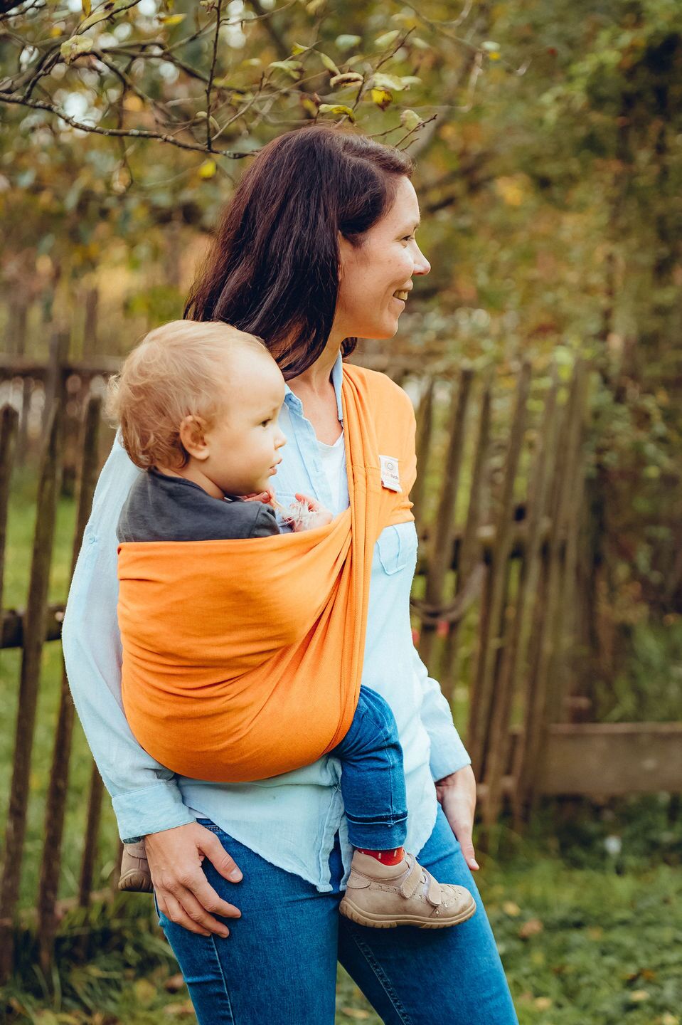 Tragetuch Mandarine – Bequemes und knotenloses Tragetuch für Ihr Baby ...
